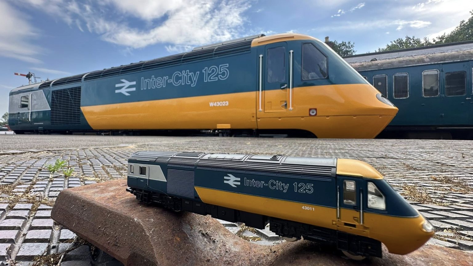 43023, has been repainted in InterCity Blue & Grey livery - 125 Heritage